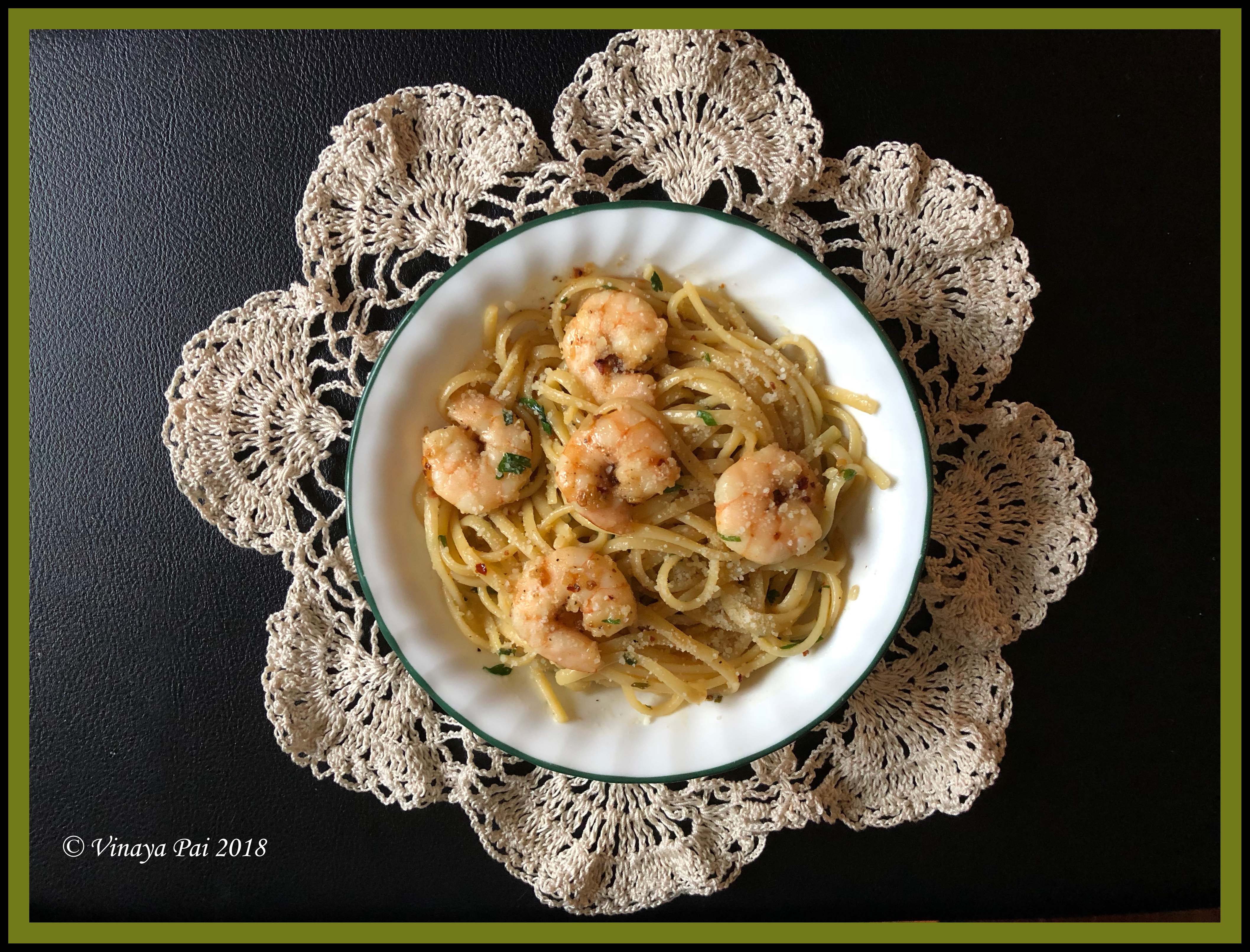 Linguini aglio e olio with Prawns – Paintandspices.com